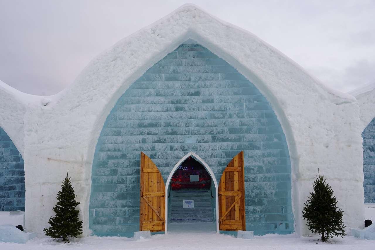 Sleep in an Ice Hotel (Hôtel de Glace) : Canada's #1 Coolest Overnight ...